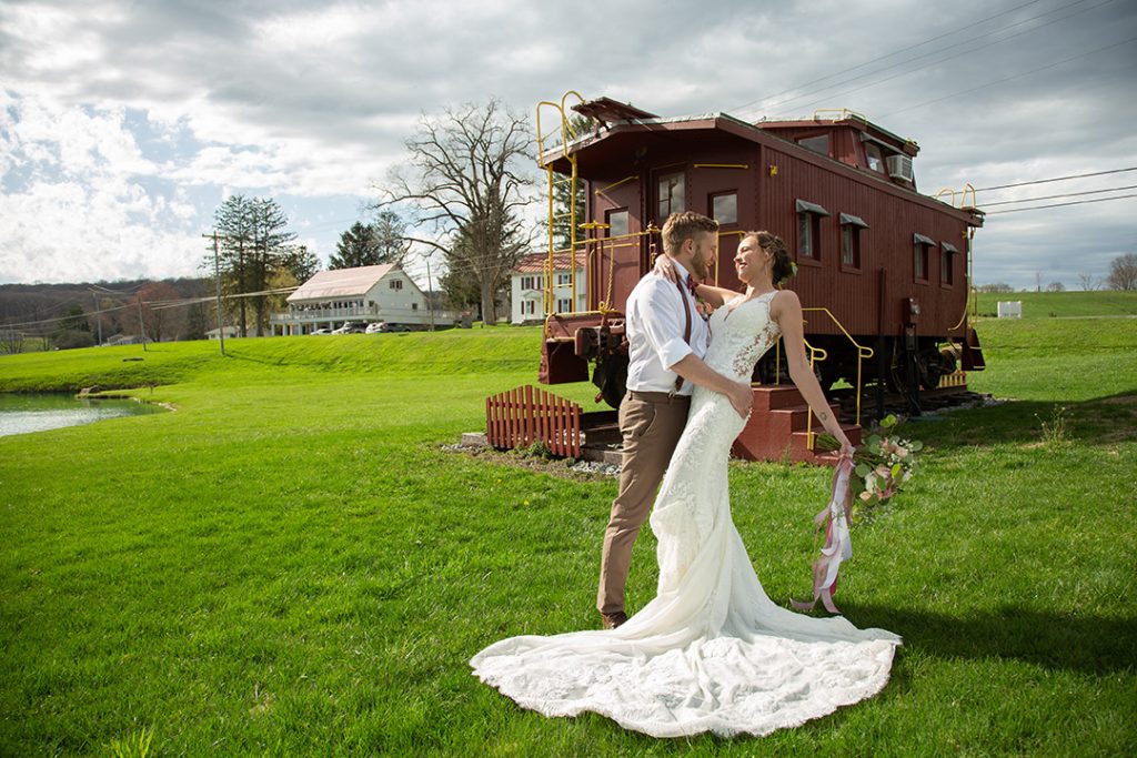 Caboose Farm Weddings – Caboose Farm Wedding Photography | Roman Grinev ...